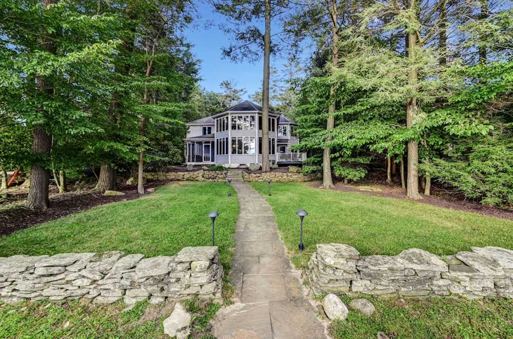 Pocono Real Estate - Mary Enck Realty,Inc - Albrightsville